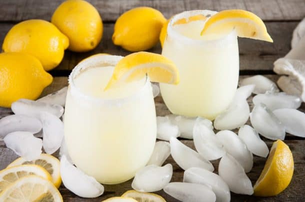What Alcohol Goes With Lemonade (Best Alcoholic Drinks With Lemonade ...