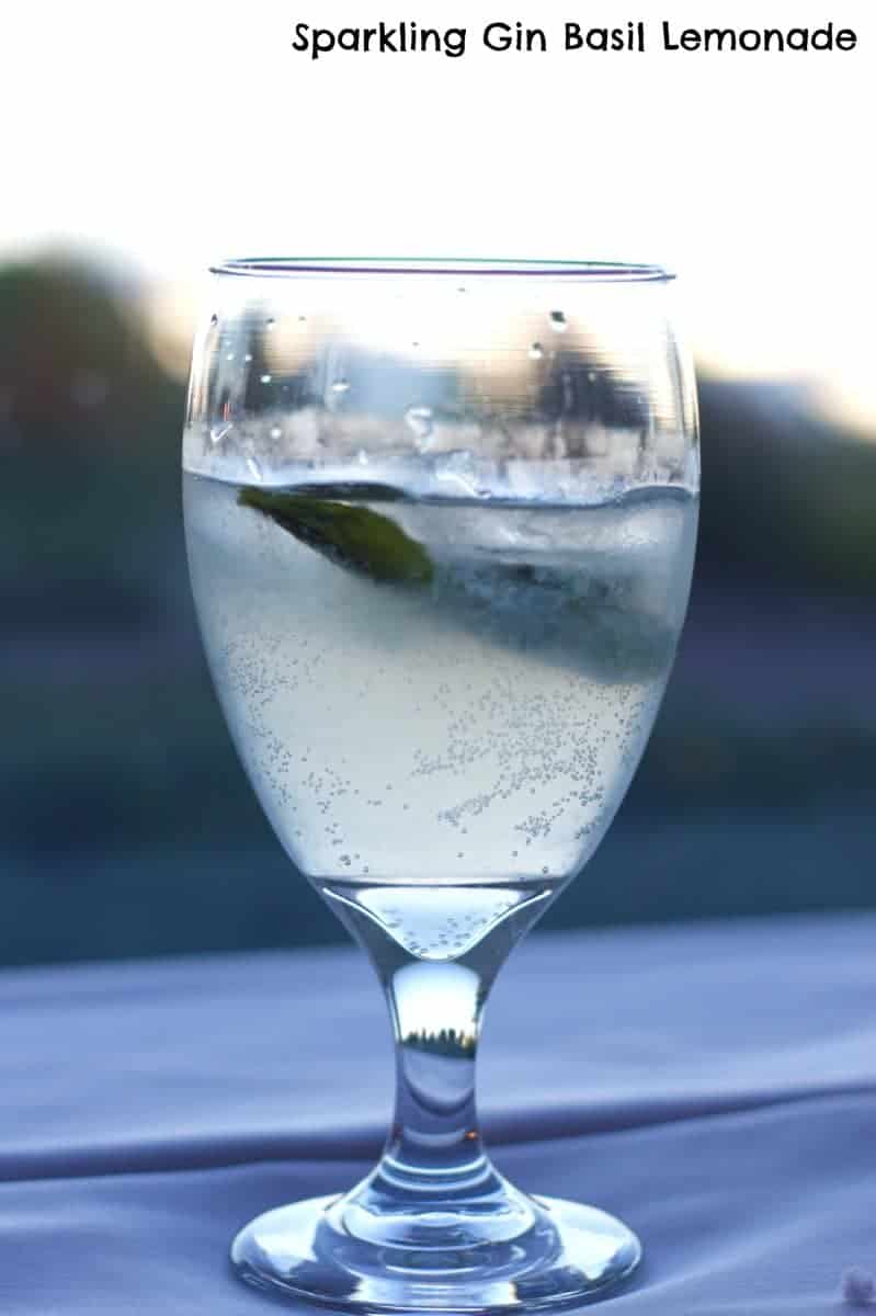 What Alcohol Goes With Lemonade (Best Alcoholic Drinks With Lemonade ...